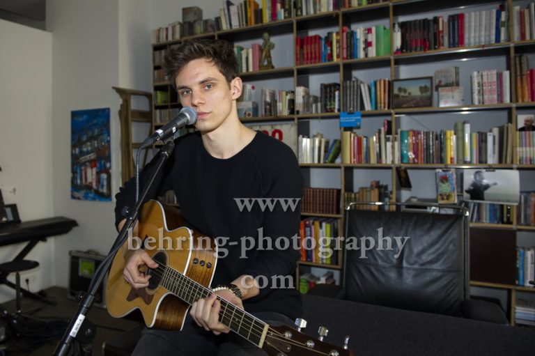 TIM KAMRAD setzt mit seinem Album ein Ausrufezeichen - KulturBlog-Berlin